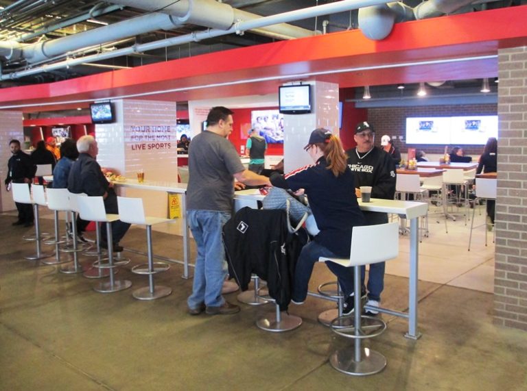 3 Guaranteed Rate Field Restaurants | Chicago White Sox