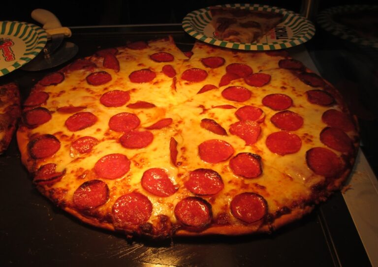 12 Guaranteed Rate Field Food Tips | Chicago White Sox - MLB Ballpark ...