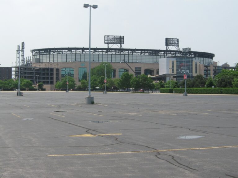 Guaranteed Rate Field Parking Tips | Chicago White Sox - MLB Ballpark ...