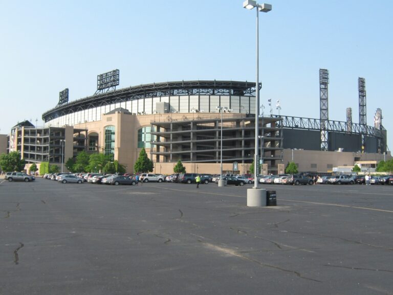 Guaranteed Rate Field Parking Tips | Chicago White Sox - MLB Ballpark ...